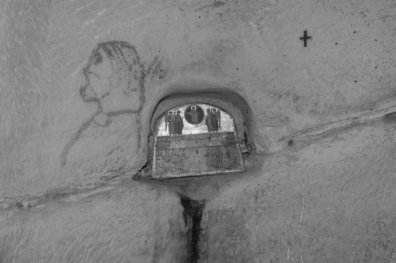 dienacht Publishing : Roxana Savin : On Heaven’s Doorsill